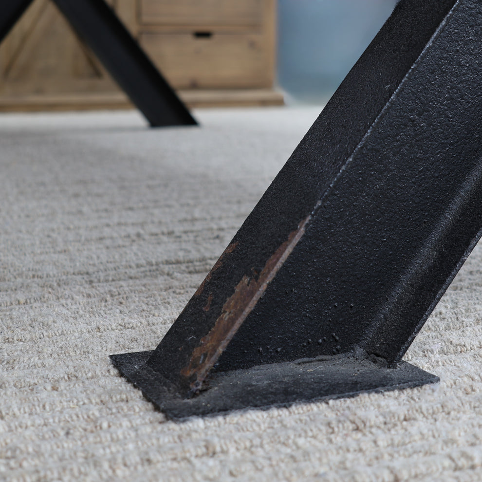 Lockhart Dining Table – McPhails Furniture