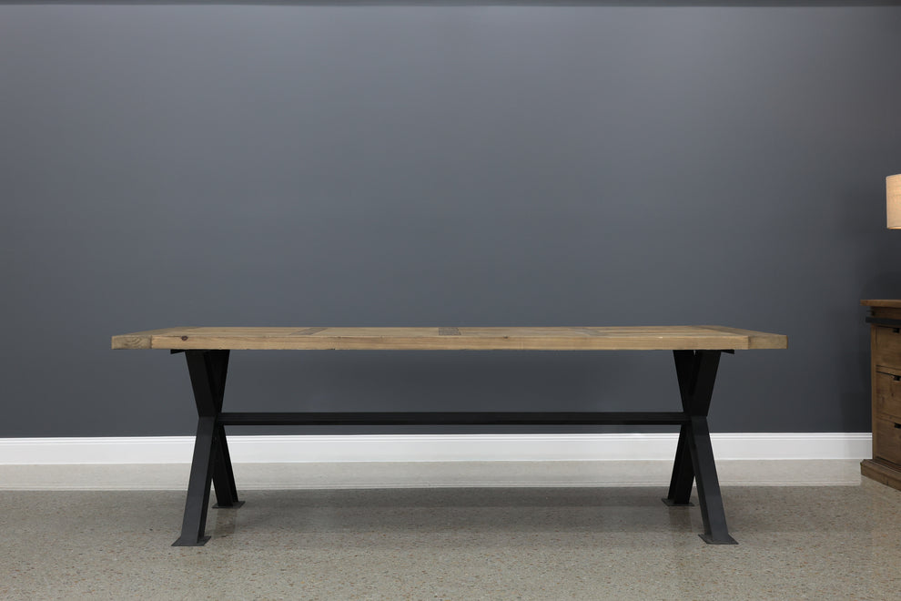 Lockhart Dining Table – McPhails Furniture